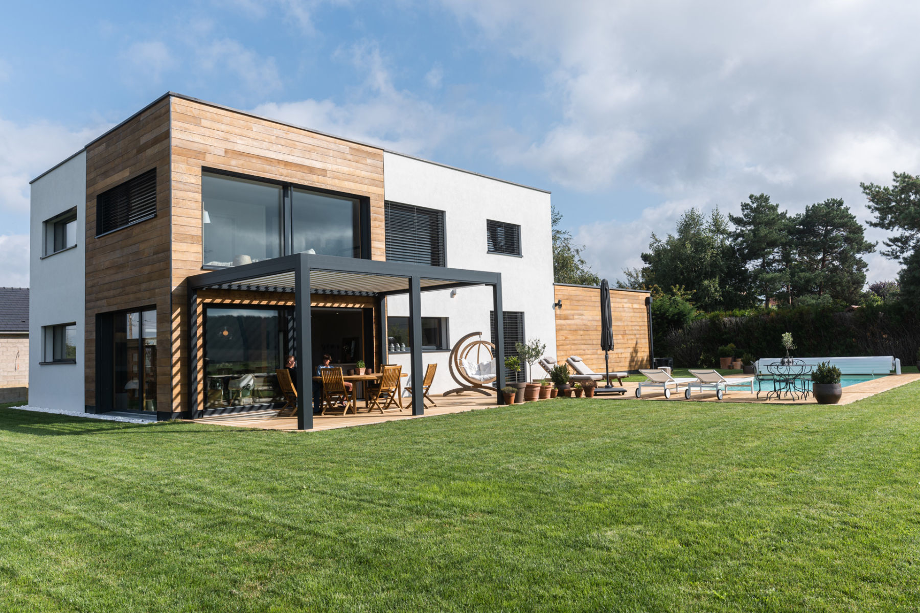 Maison passive lumineuse ouverte sur le paysage - PASSIVHOME